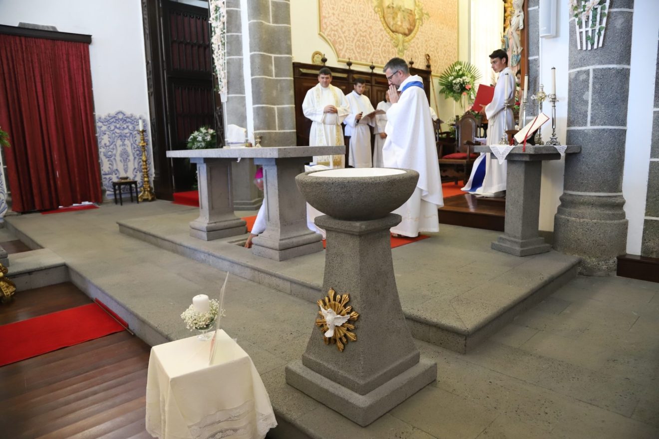 Igreja de Água Retorta tem a primeira relíquia de Carlos Acutis nos ...
